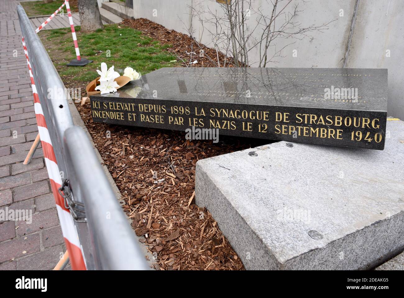 The memorial stone marking the site of Strasbourg's Old Synagogue ...