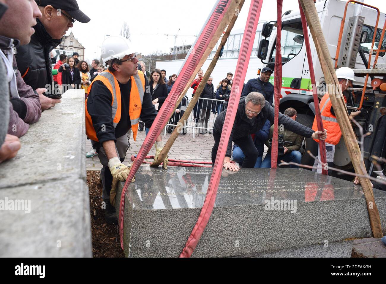 The memorial stone marking the site of Strasbourg's Old Synagogue ...