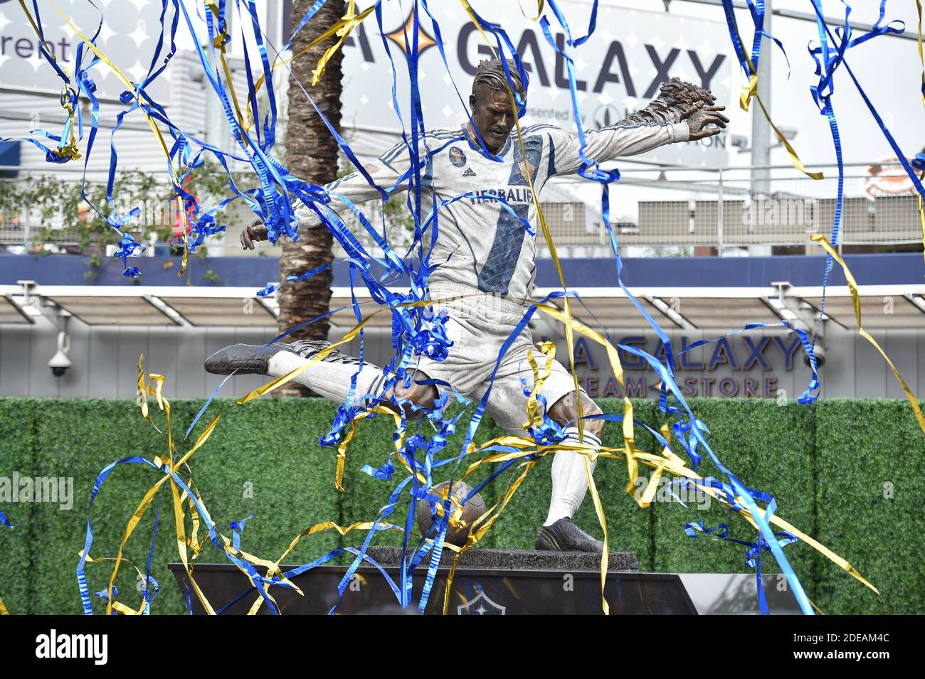David Beckham's Statue Unveiling in front of the Dignity Health Sports ...
