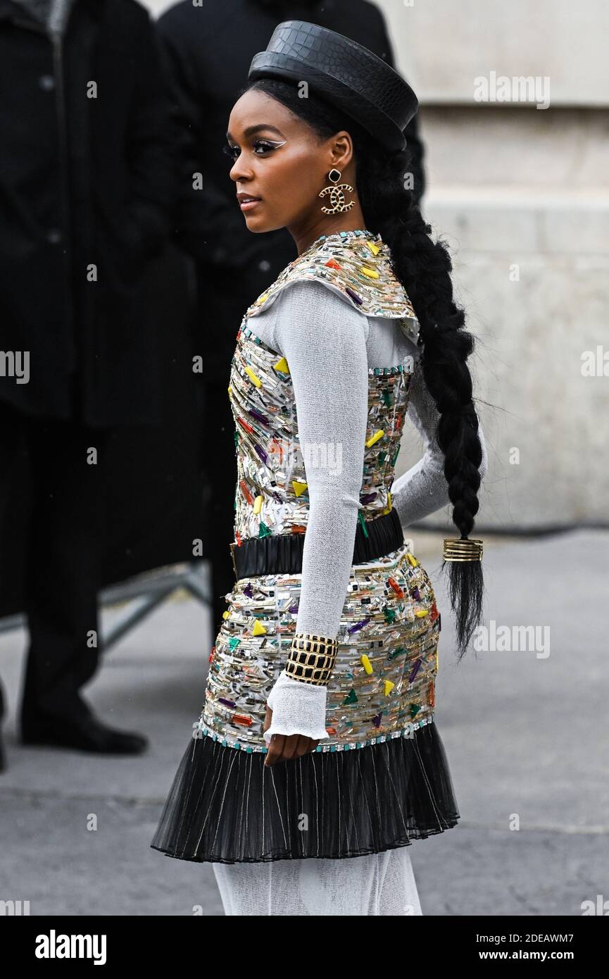 Monae poses for hi-res stock photography and images - Alamy