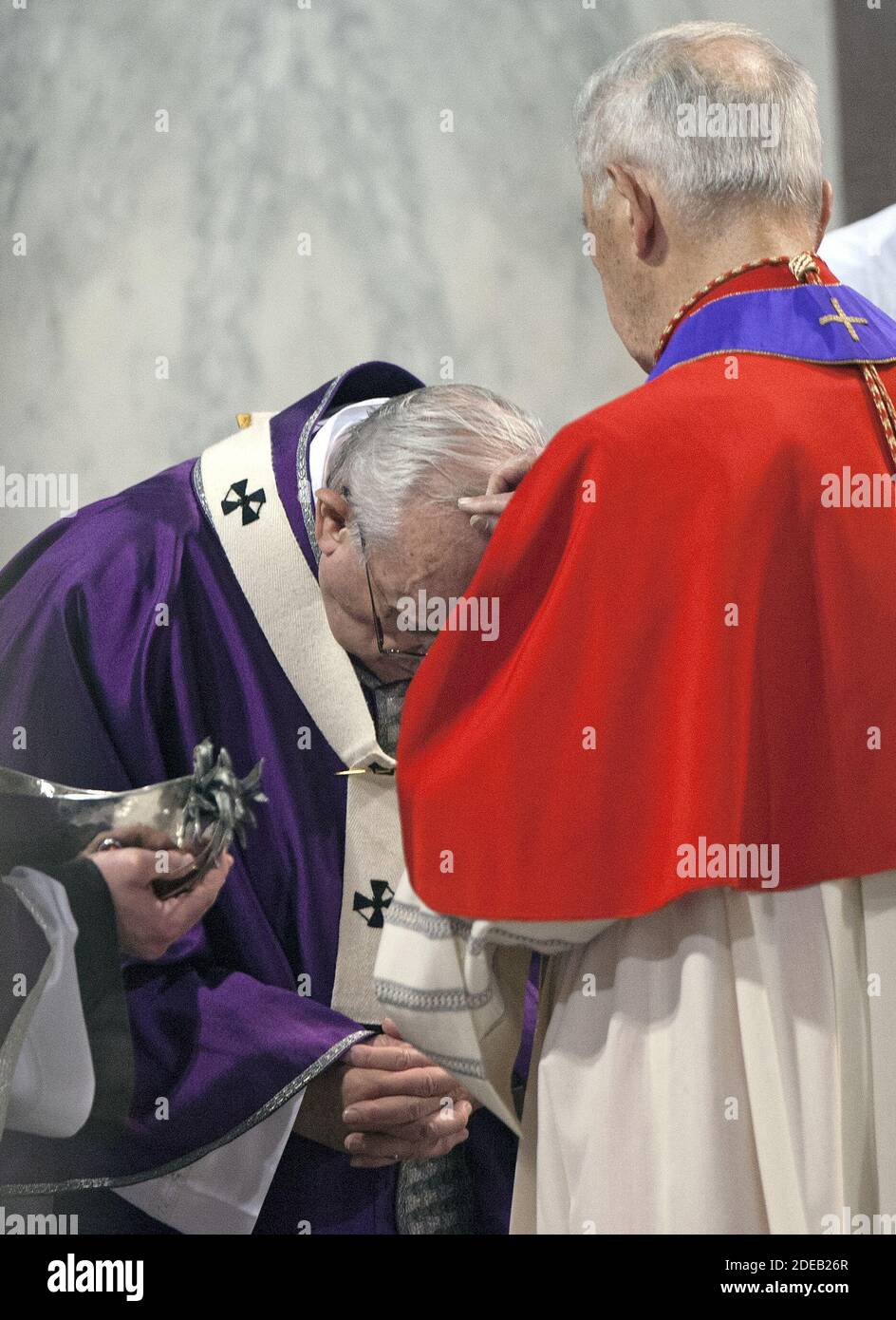 Pope Francis celebrates the Ash Wednesday mass at the Santa Sabina ...