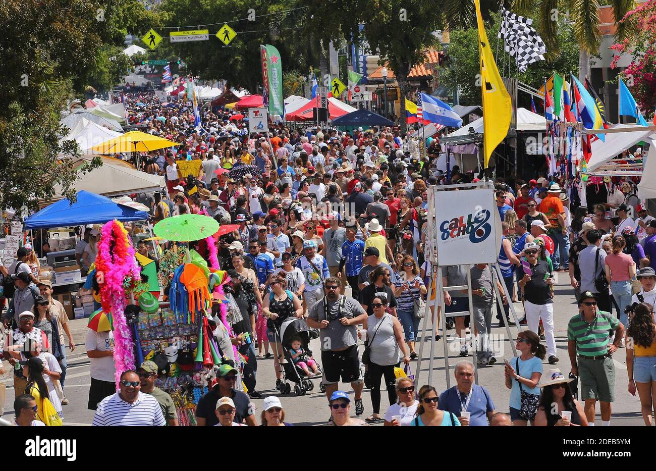 Calle ocho carnaval miami hi-res stock photography and images - Alamy