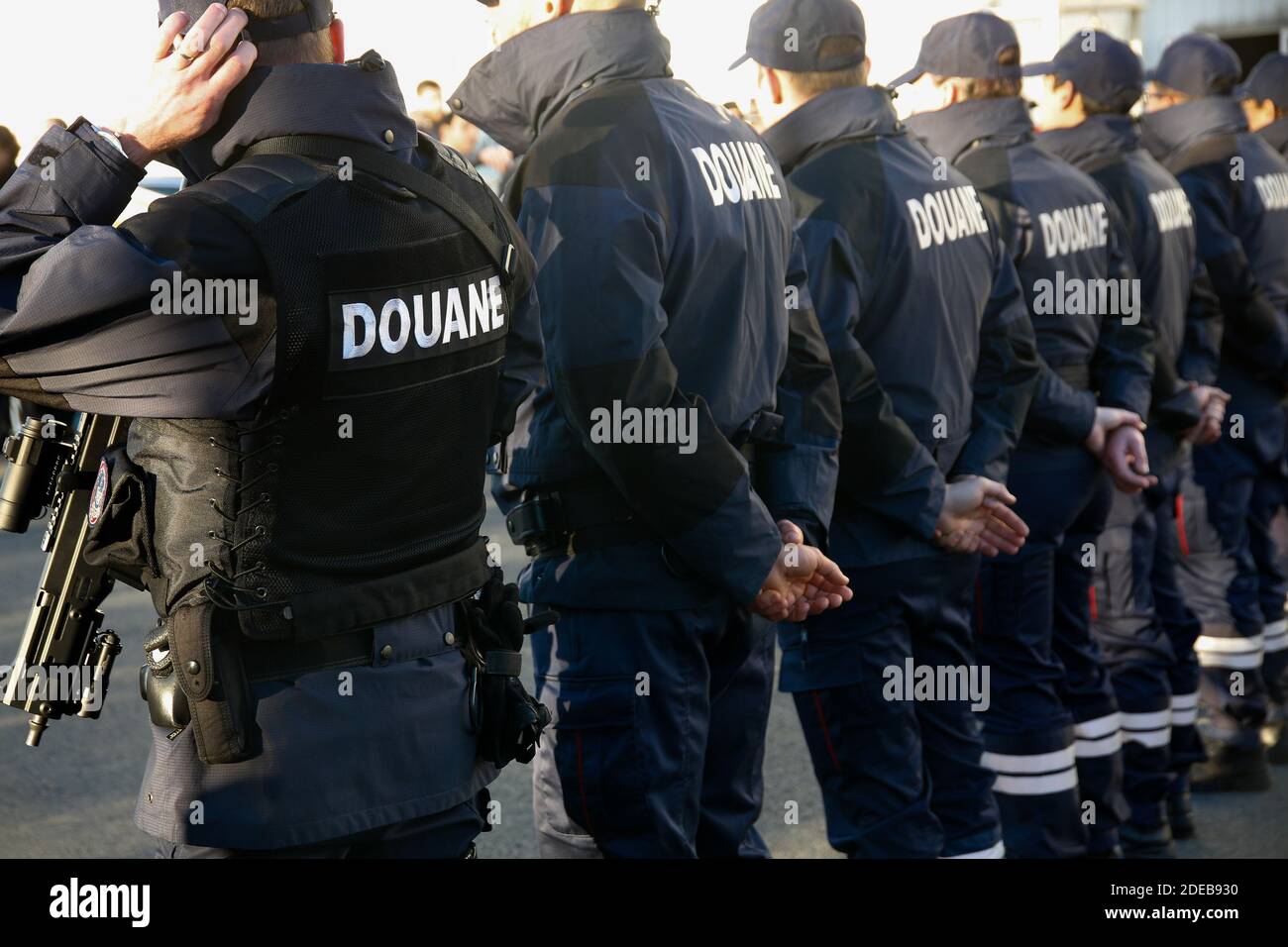 Chilly Mazarin, France, le 25 février 2019 - Douanes Illustrations au ...