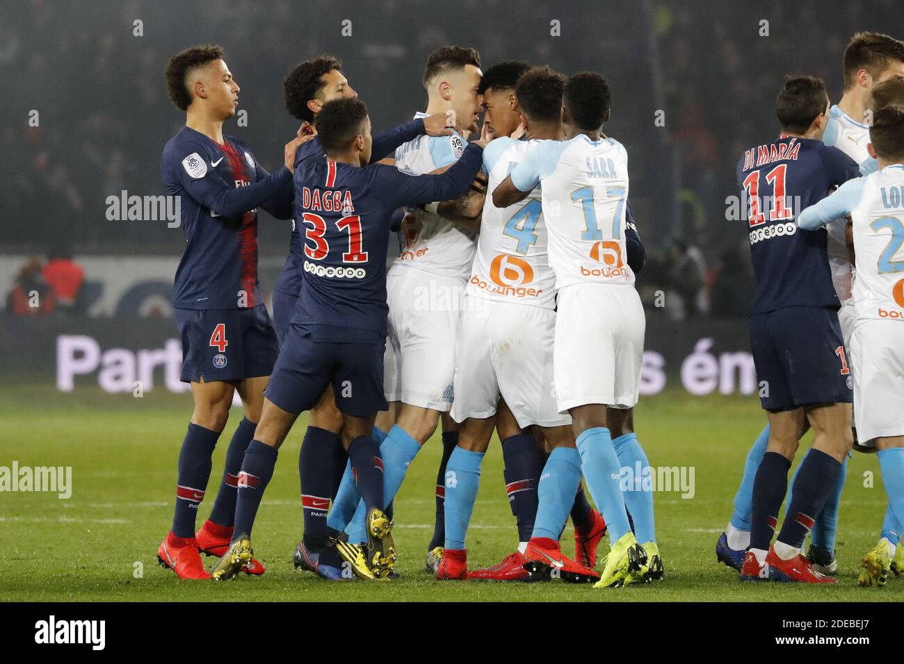 Parc des princes fight hi-res stock photography and images - Alamy