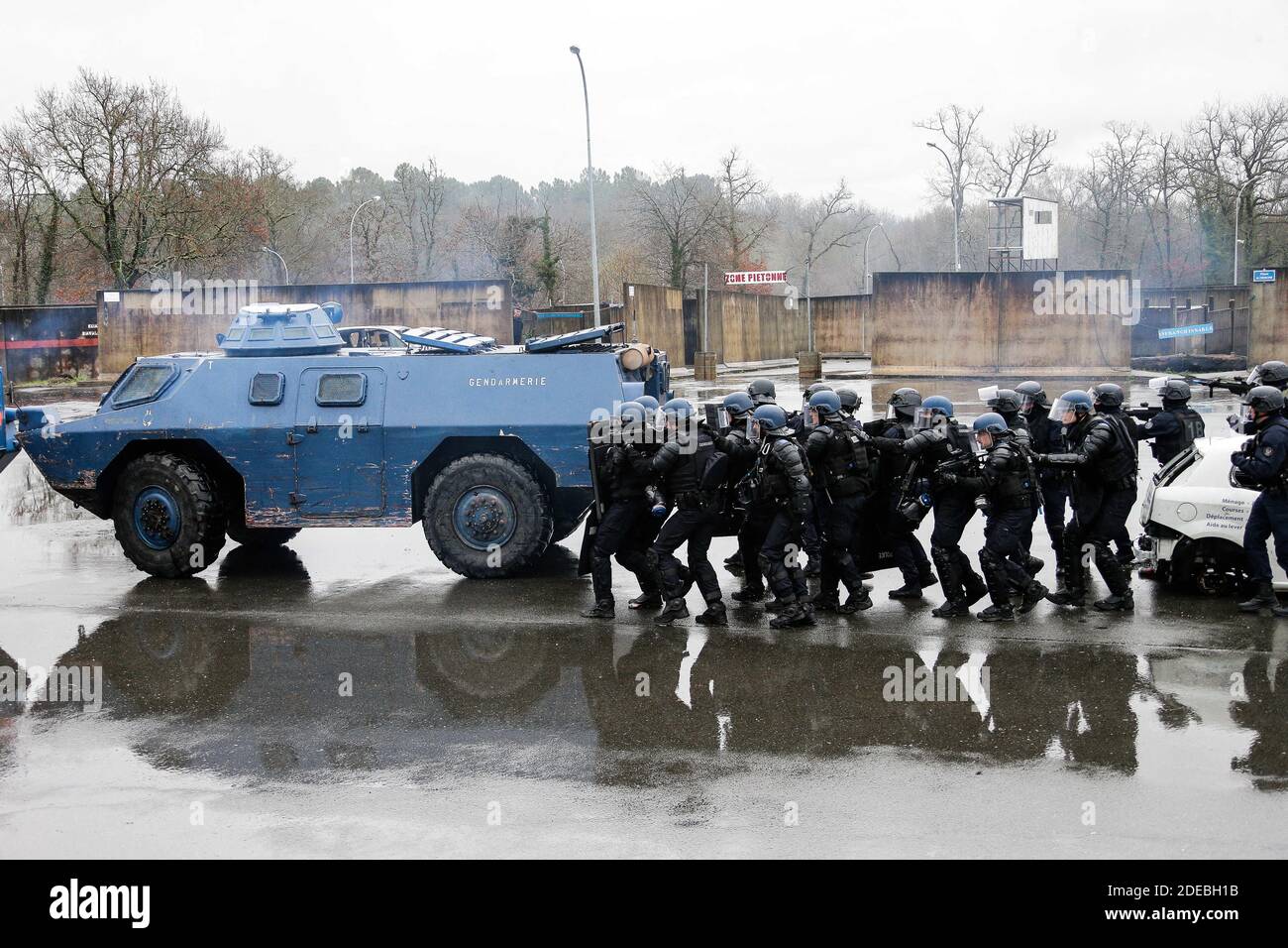 The CRS train during a law enforcement exercise in a riot situation ...