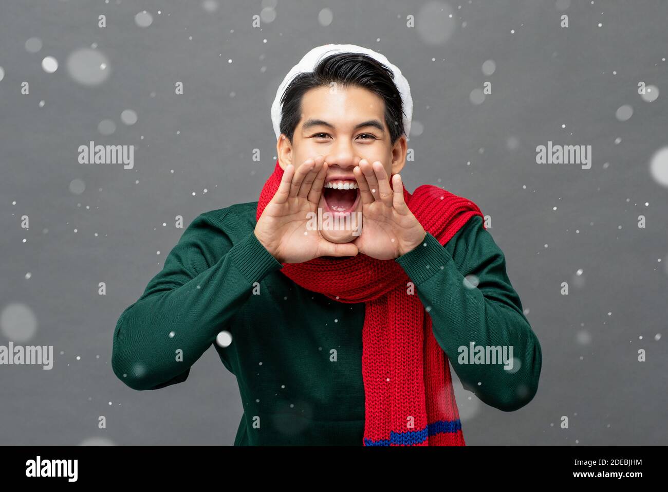 Face cupping hi-res stock photography and images - Alamy