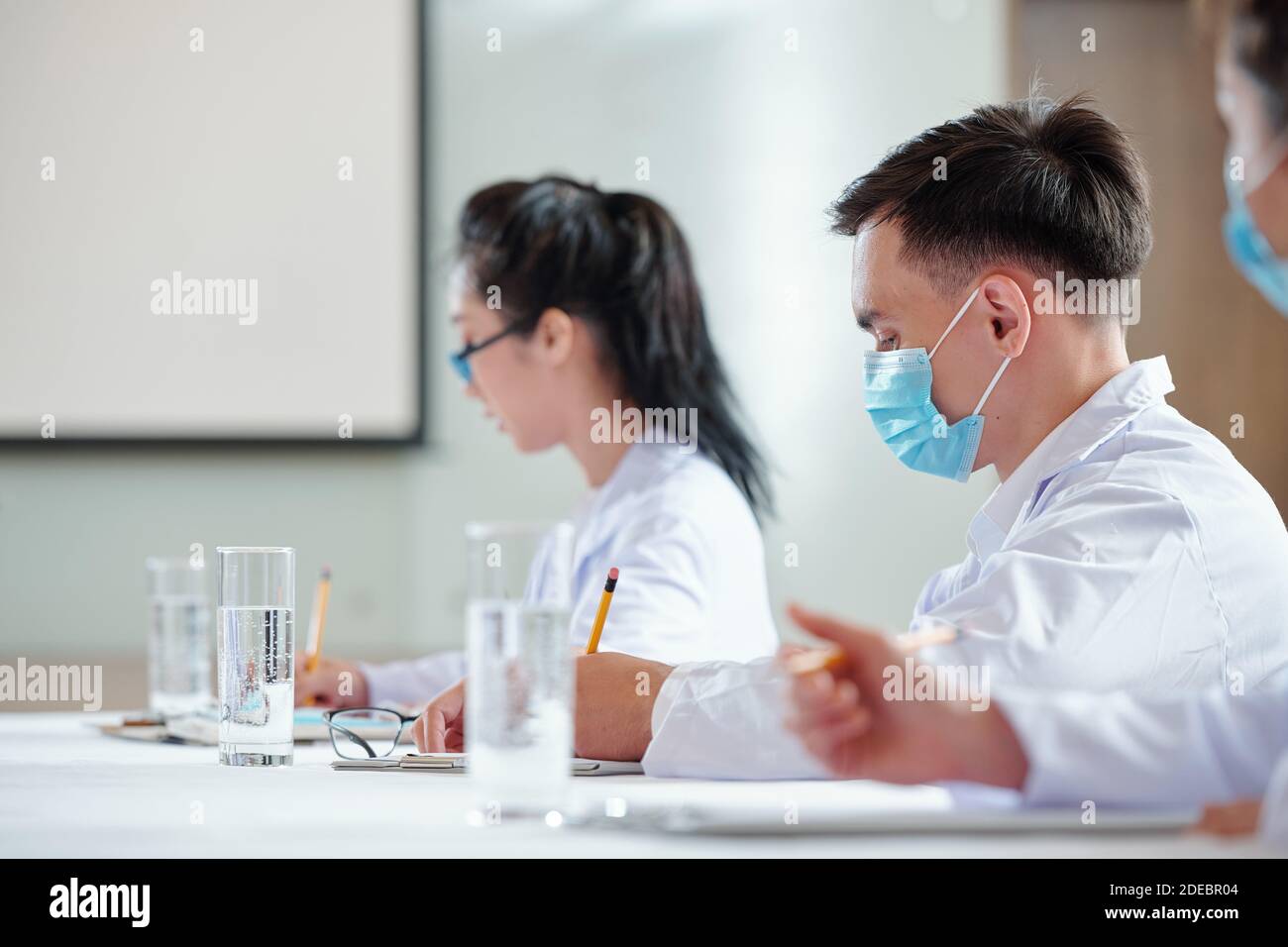 Doctors class hi-res stock photography and images - Alamy