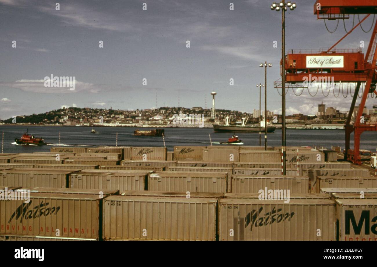 1970s shipping containers hi-res stock photography and images - Alamy