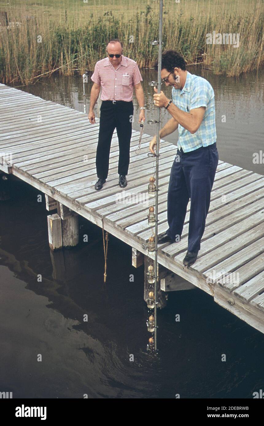 1970s research laboratory hi-res stock photography and images - Alamy
