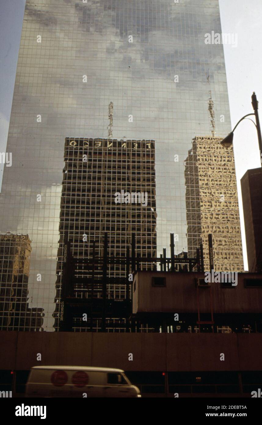 1970s urbanscape hi-res stock photography and images - Alamy