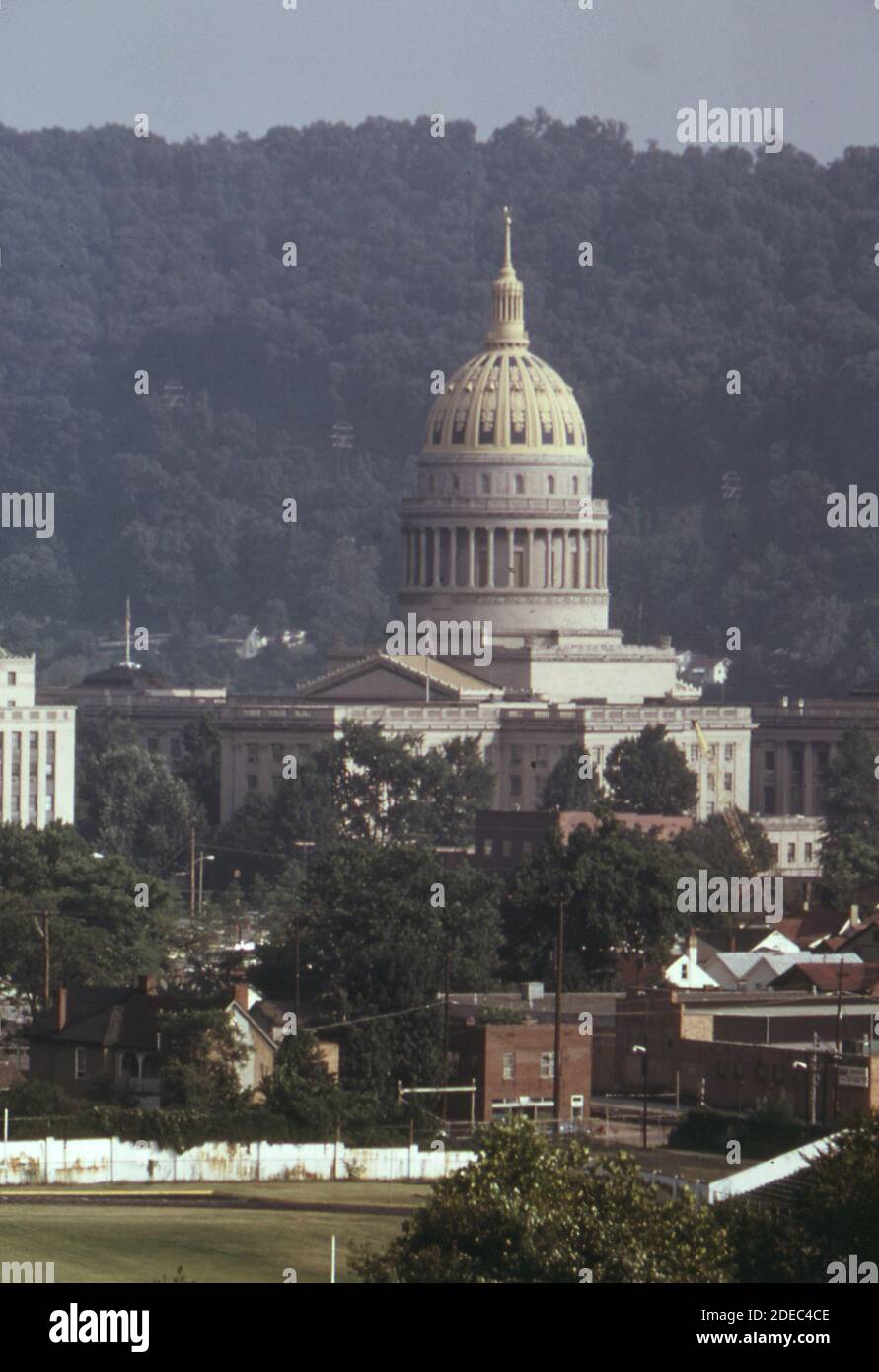 1970s united states capitol building hi-res stock photography and ...