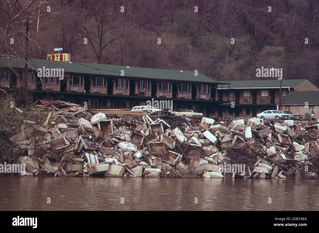 1970s Photo (1973) - The Kanawha River behind this motel has become a ...