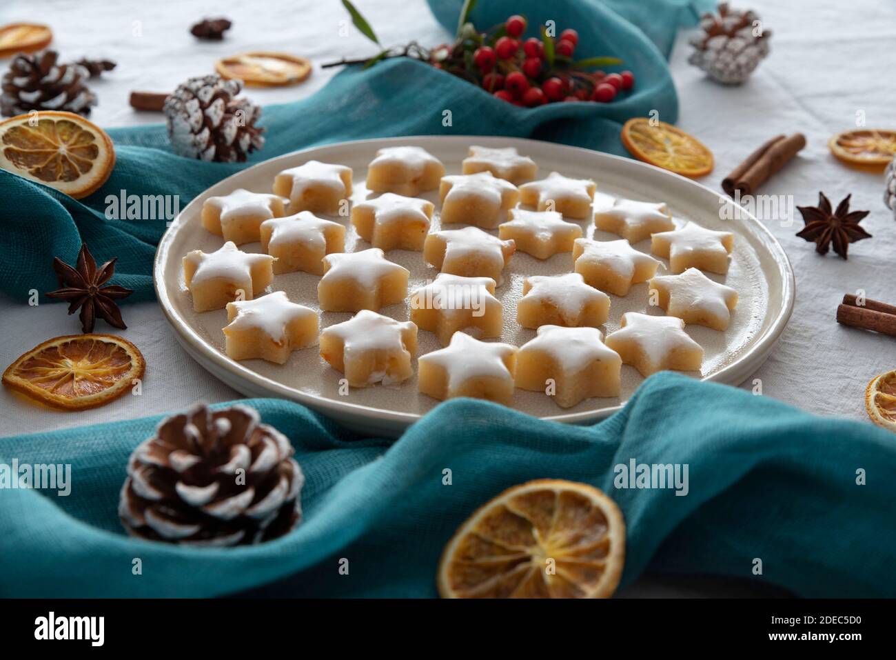 Home-made Christmas star-shaped cakes Stock Photo - Alamy