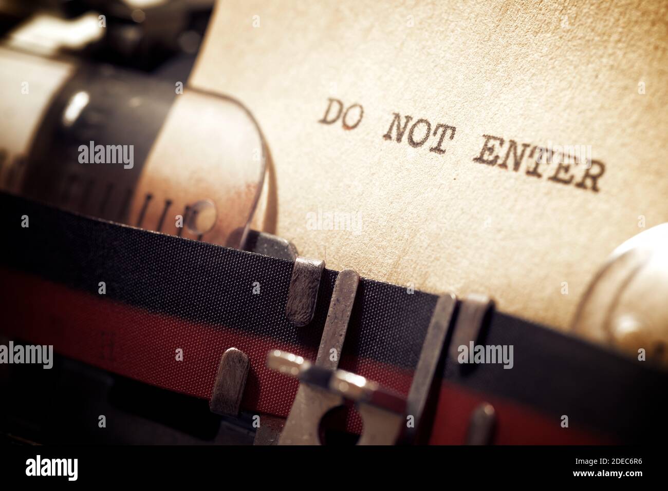 Do not enter phrase written with a typewriter Stock Photo - Alamy