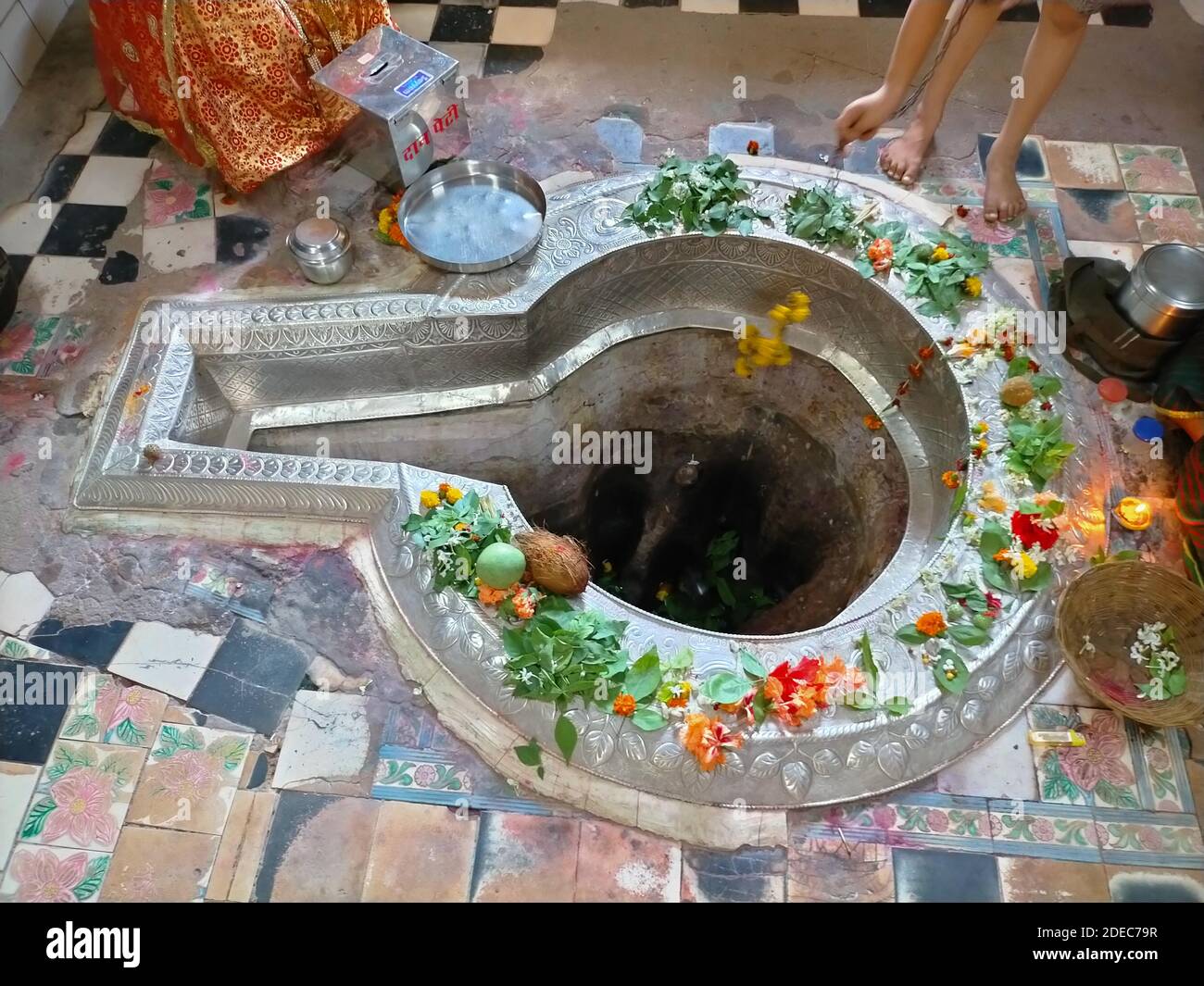 Shiva Ling High Resolution Stock Photography and Images - Alamy