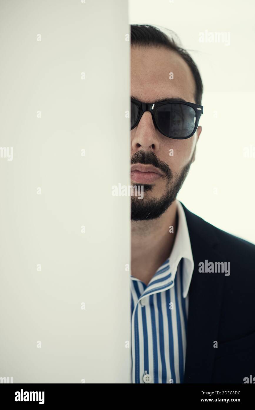 Middle eastern man suit hi-res stock photography and images - Alamy