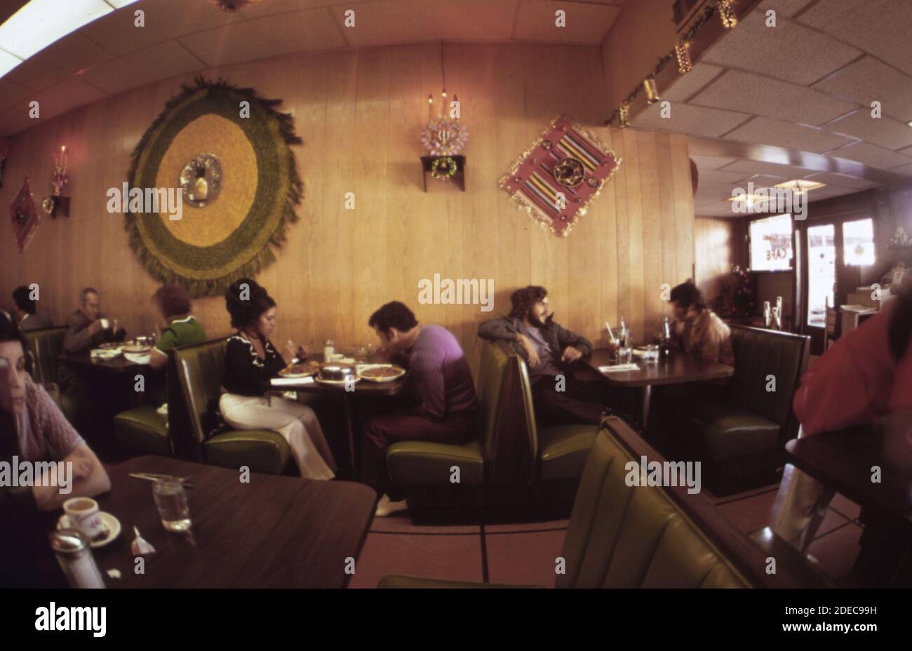 1970s restaurant customers hi-res stock photography and images - Alamy