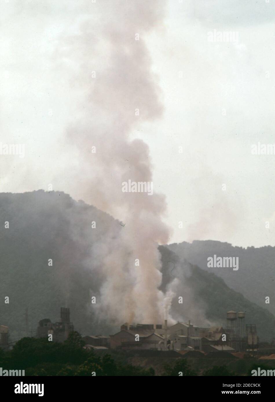 1970s america air pollution hi-res stock photography and images - Alamy