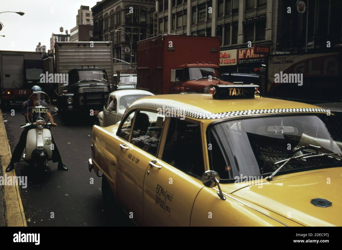 New york city taxi 1970s hi-res stock photography and images - Alamy