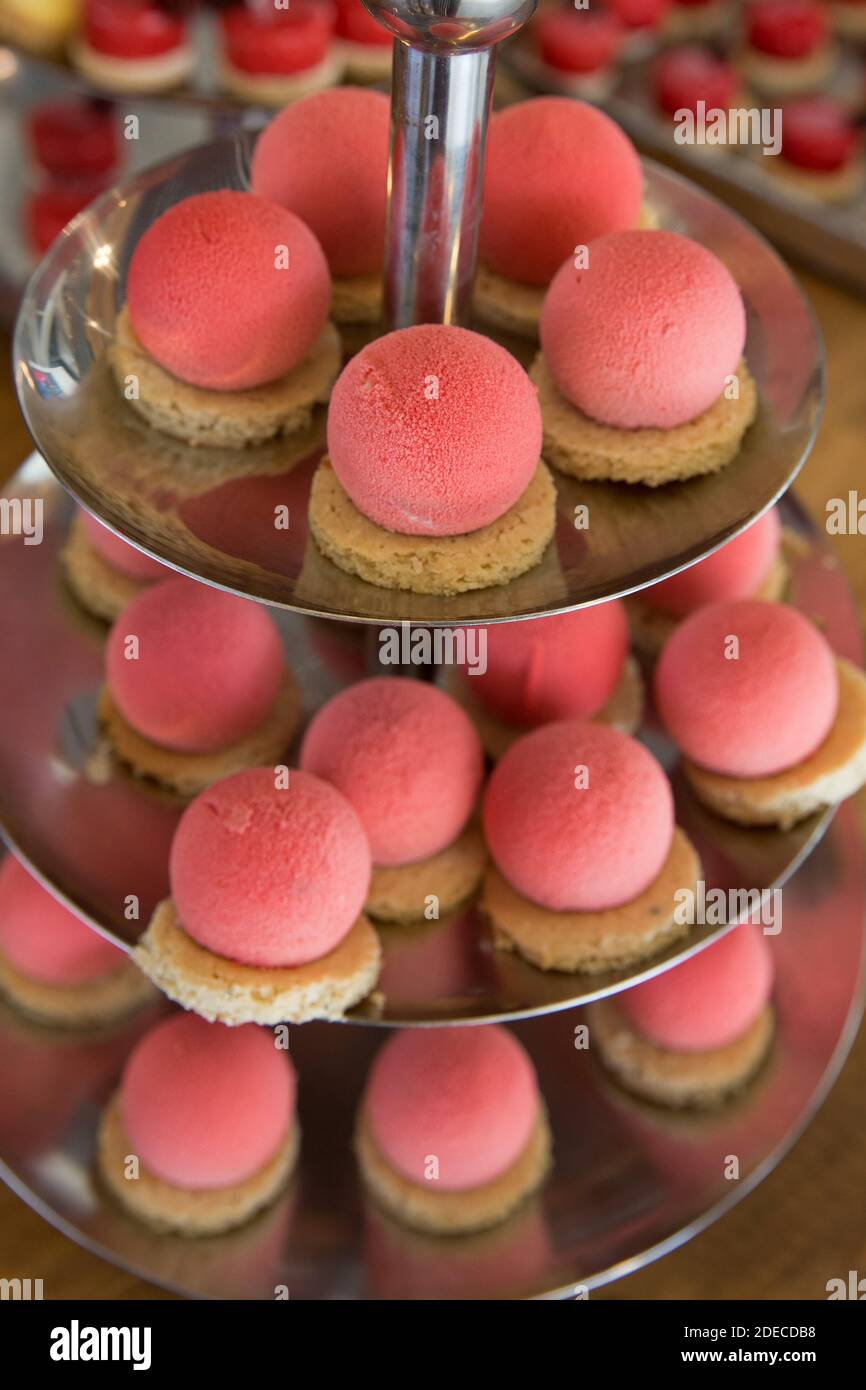 Puff balls hi-res stock photography and images - Alamy