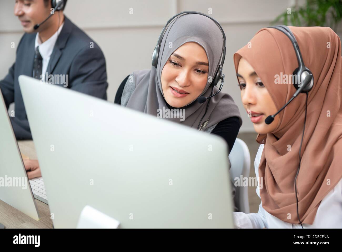 Thai islamic center hi-res stock photography and images - Alamy