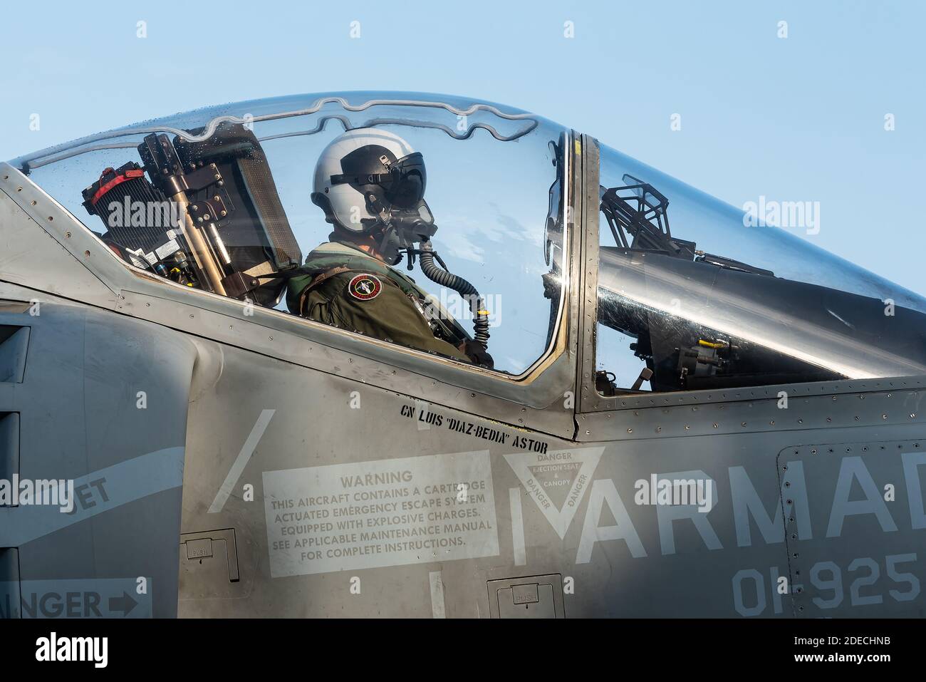 Mcdonnell douglas av 8b harrier ii hi-res stock photography and images ...
