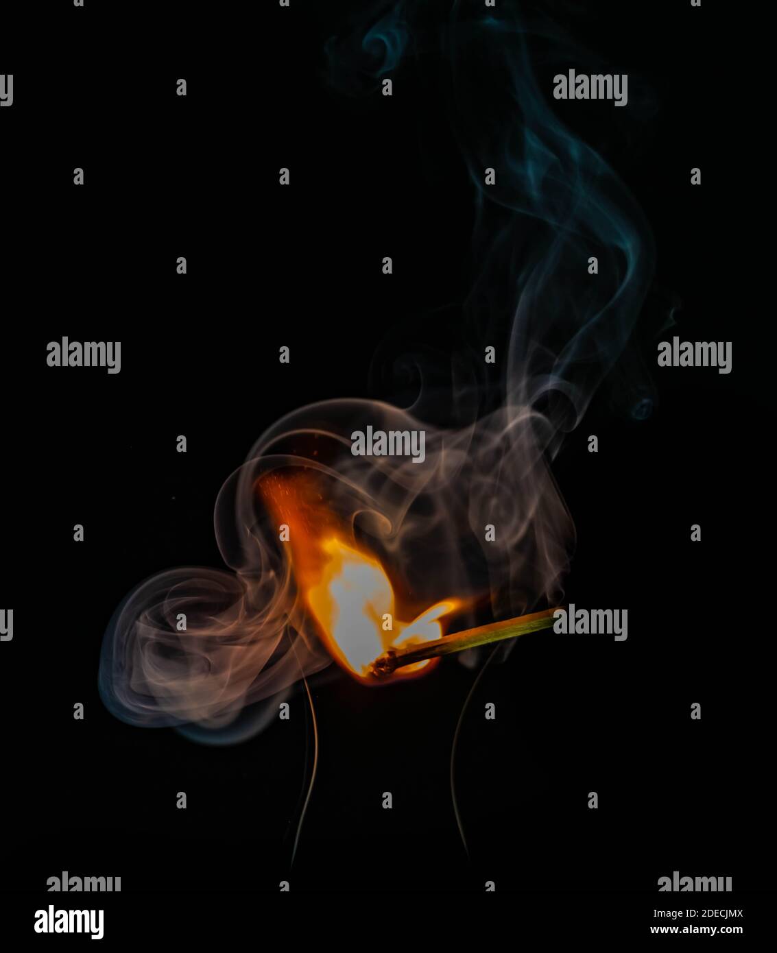 Single match stick yellow hi-res stock photography and images - Alamy