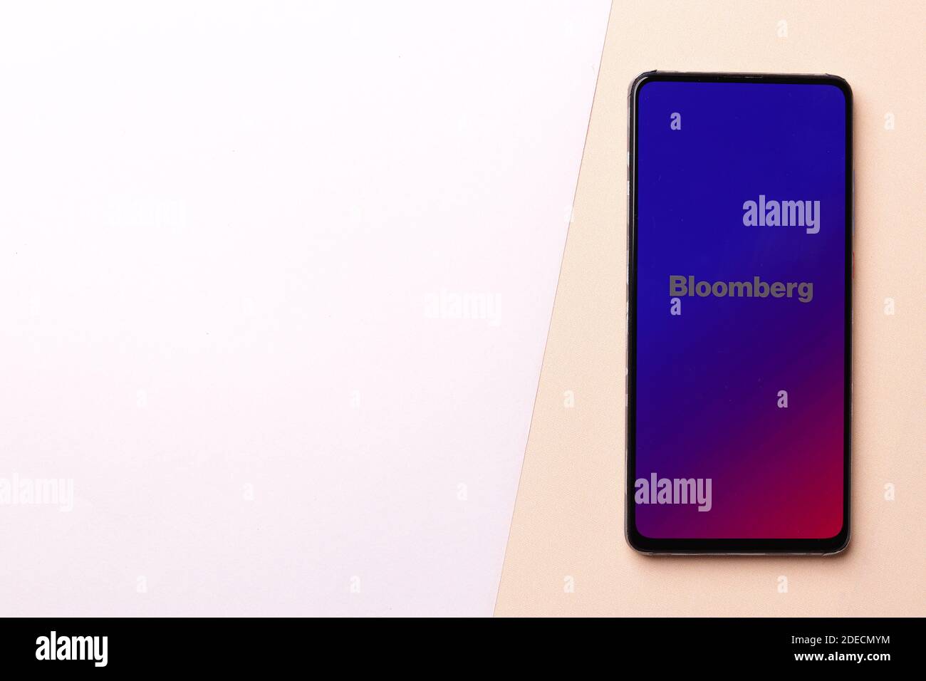 Bloomberg smartphone hi-res stock photography and images - Alamy