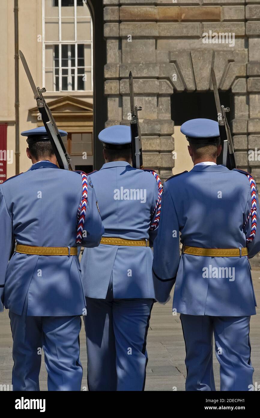 Guards marching away from viewer hi-res stock photography and images ...