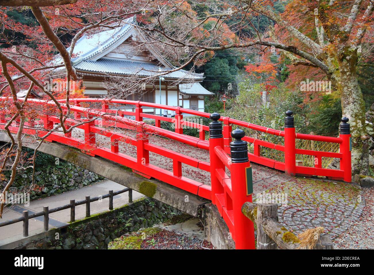 Red Japanese bridge in Minoo Park near Osaka, Japan Stock Photo - Alamy