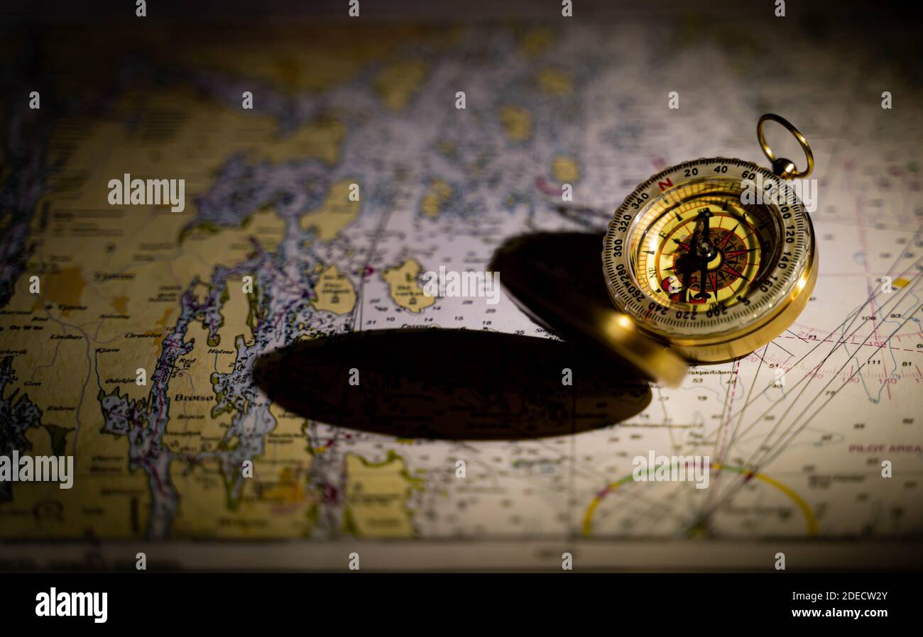 Compass compasses map maps hi-res stock photography and images - Alamy