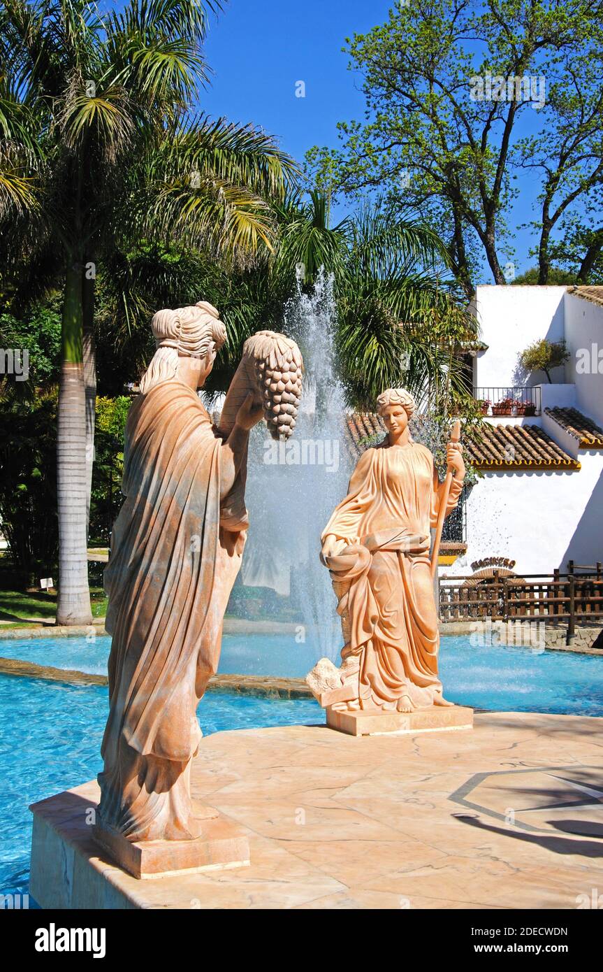 Winter and Autumn statues with pool and fountain to the rear at Molina ...