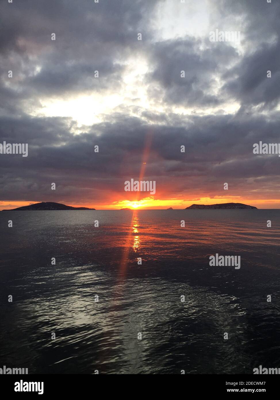 Bright color sunset hi-res stock photography and images - Alamy