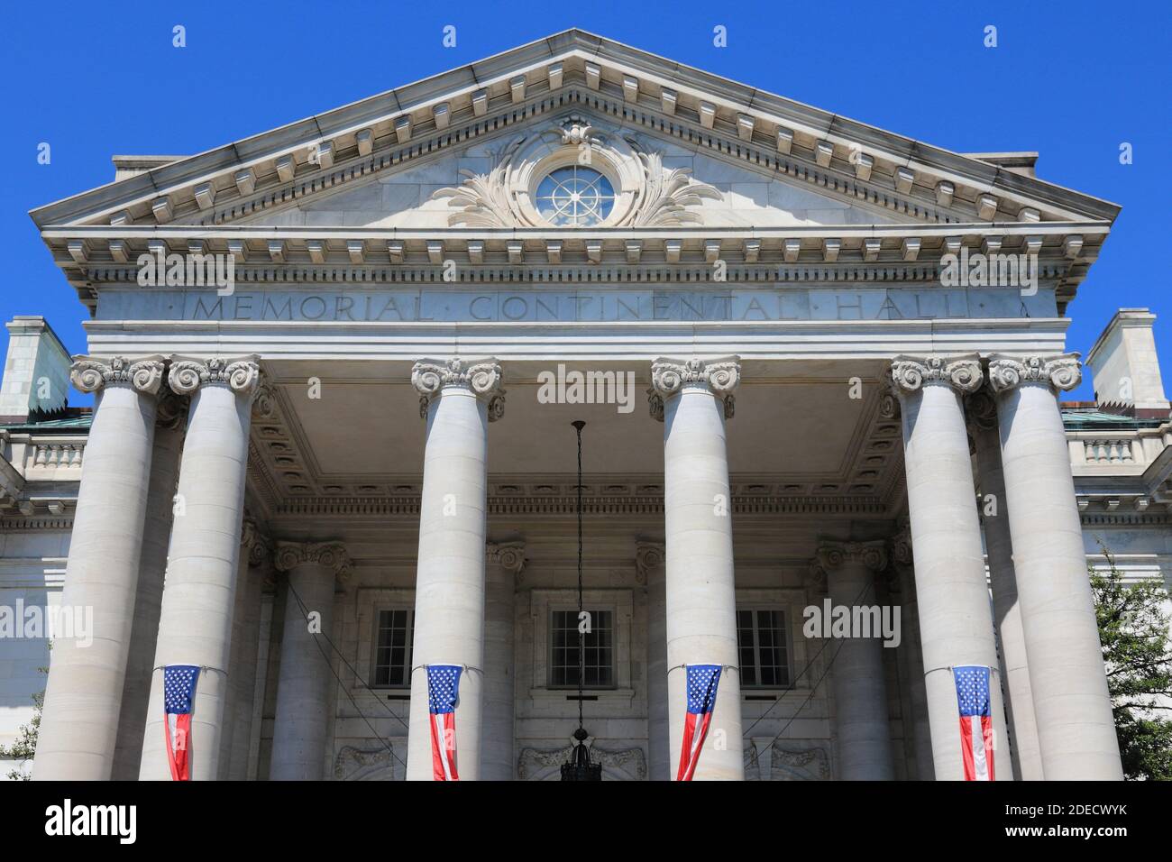 Colonial revival hi-res stock photography and images - Alamy