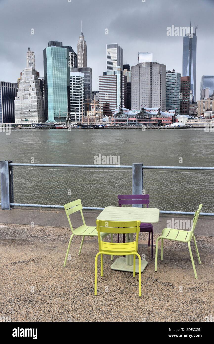 New York rain cloud cityscape - Manhattan skyline from Brooklyn Stock ...