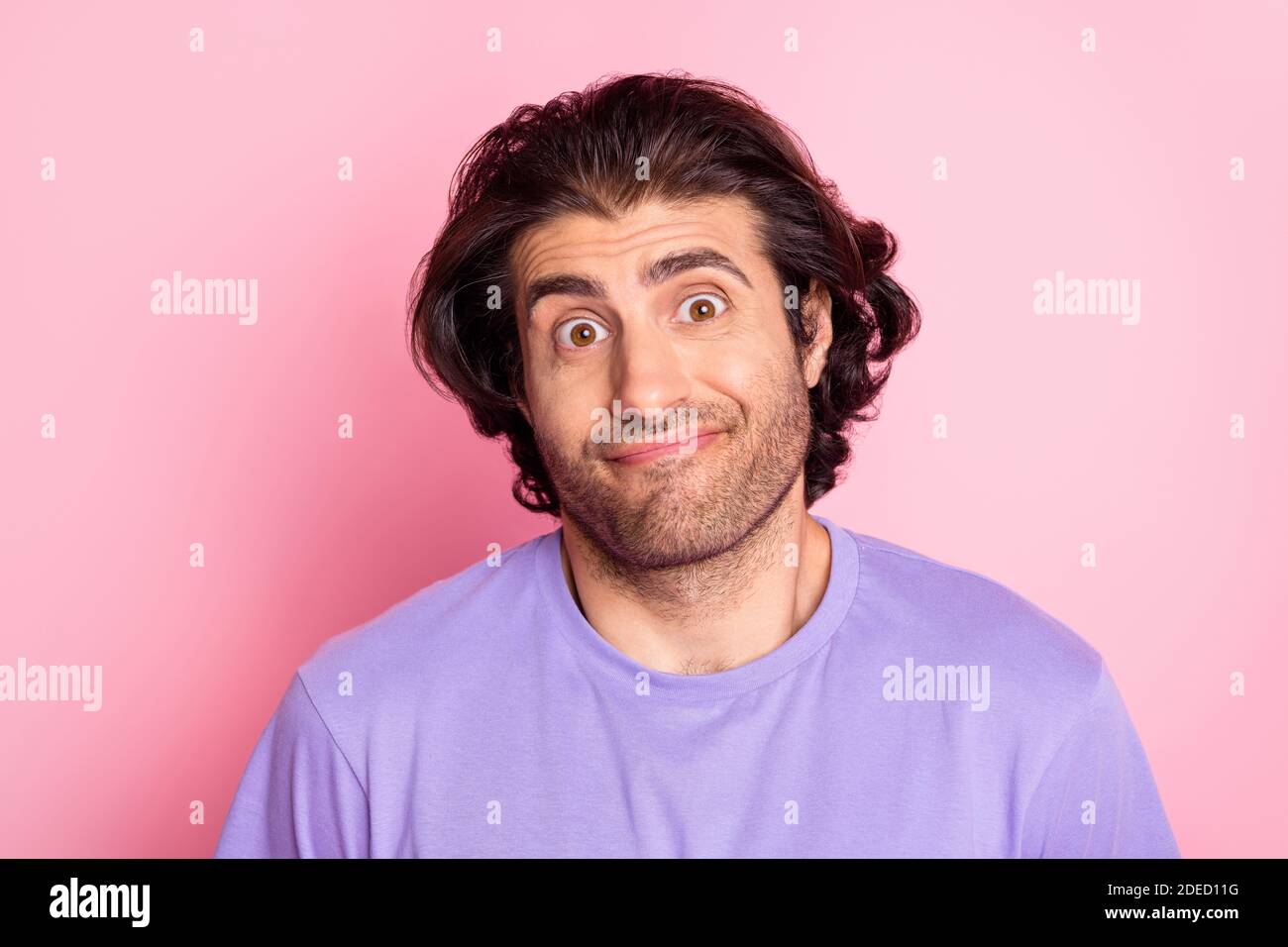 Photo of young multiethnic stubble brown hair man confused hesitate ...