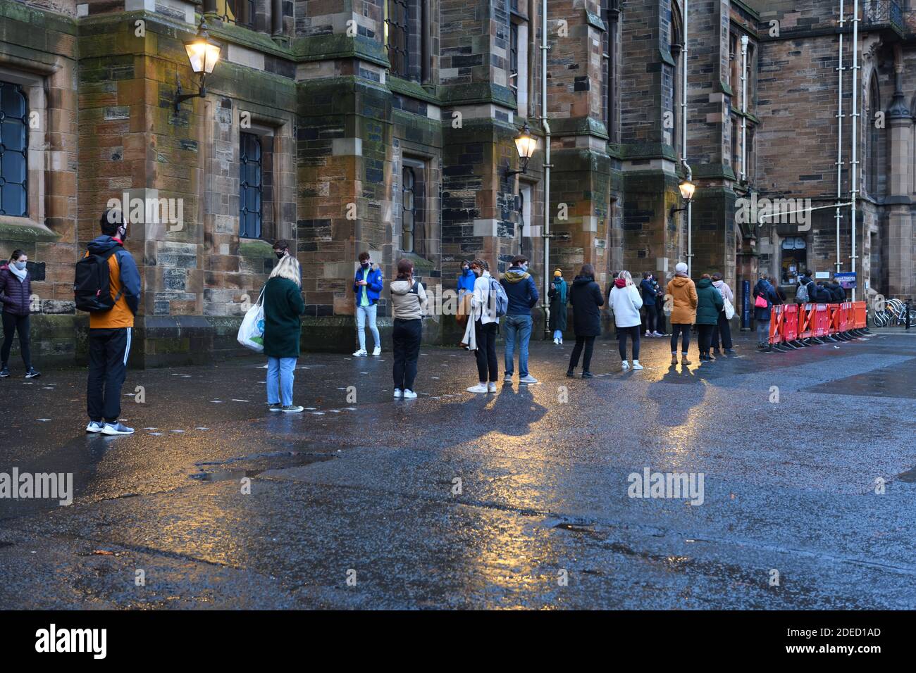 Glasgow university students queue hi-res stock photography and images ...