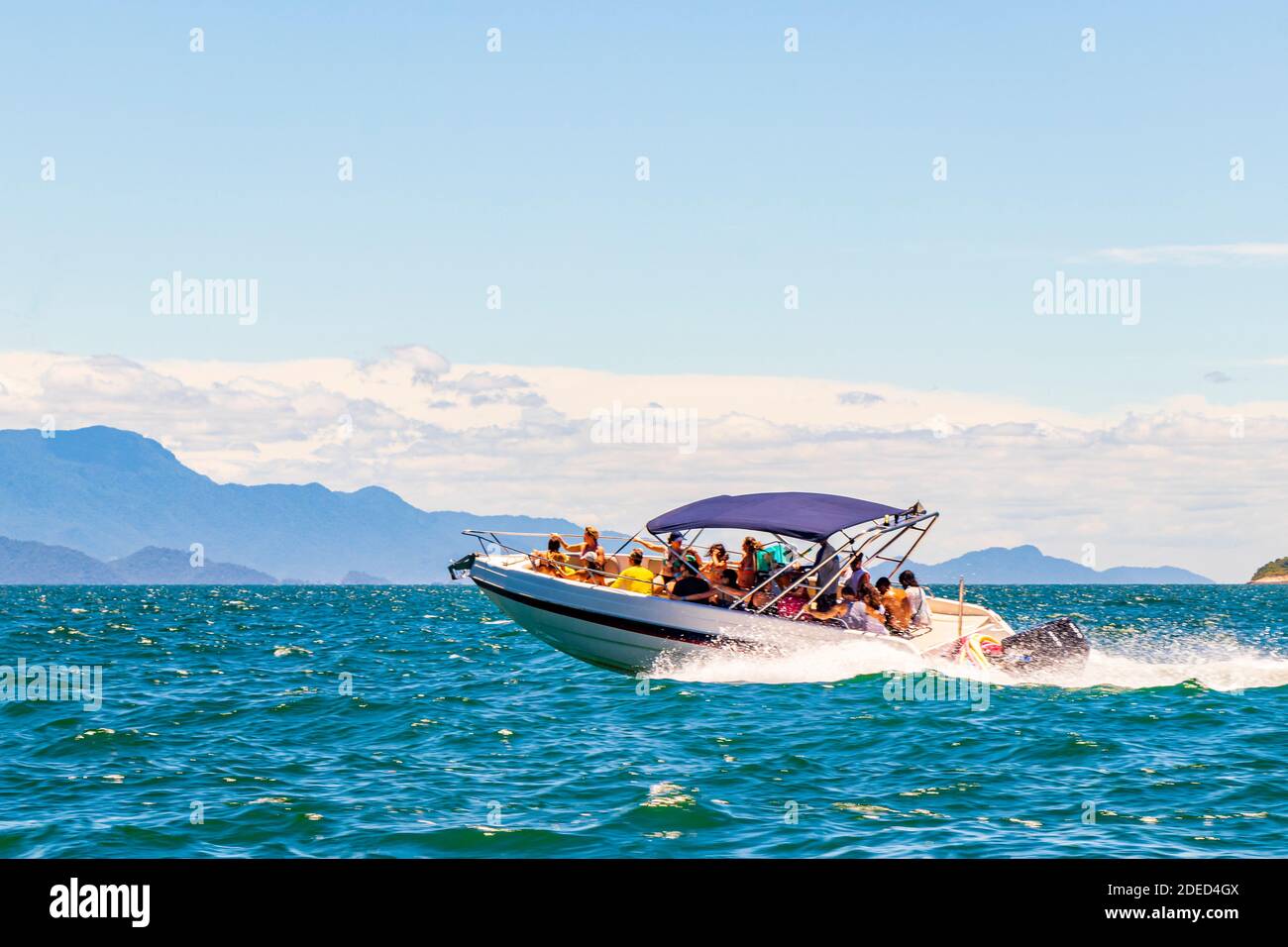 Boat trip speedboat from Abraão beach, Ilha Grande to Angra dos Reis ...