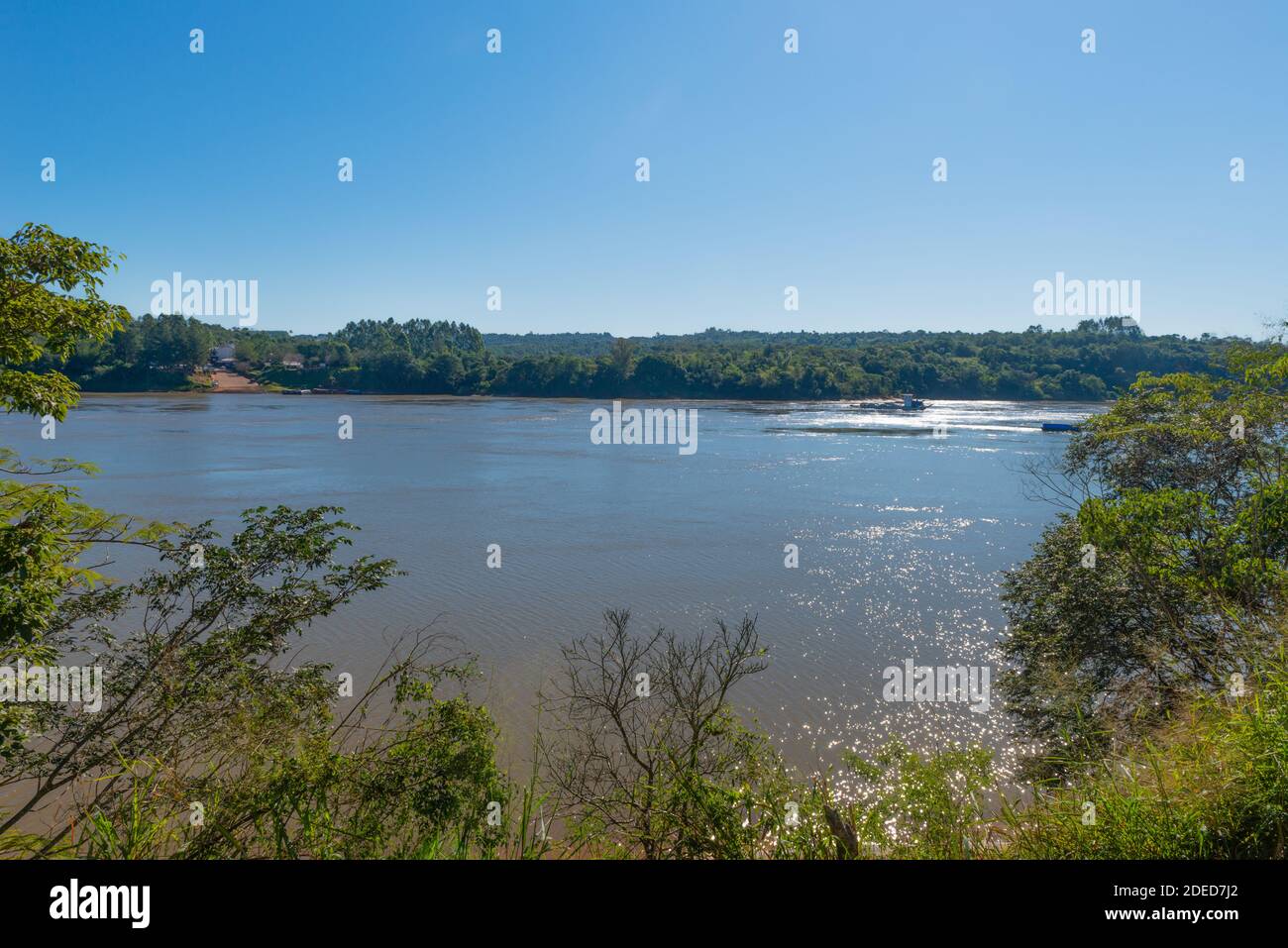 Vie from the community of Puerto Rico across the Paraná River to the ...
