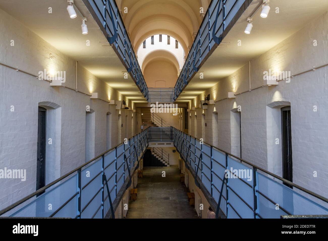 Prison cell uk hi-res stock photography and images - Alamy