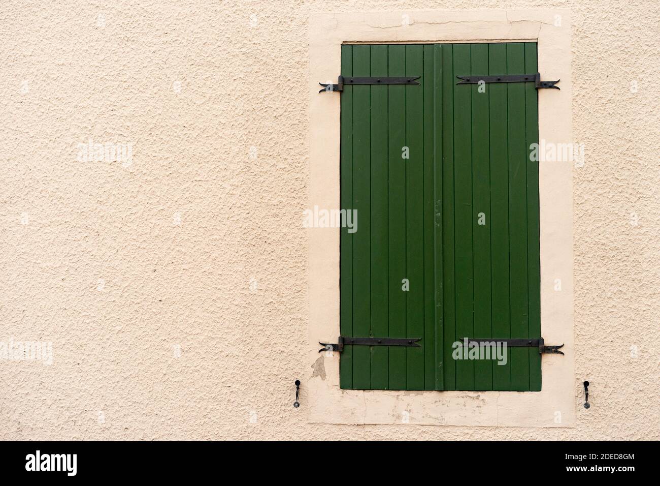 Green wood window hi-res stock photography and images - Alamy