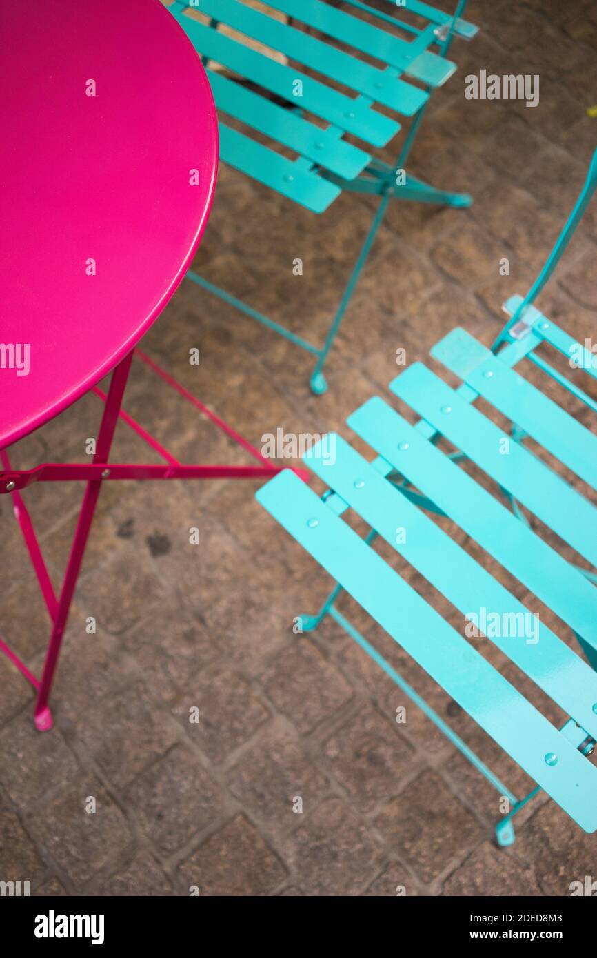 colourful metal table and chairs Stock Photo - Alamy
