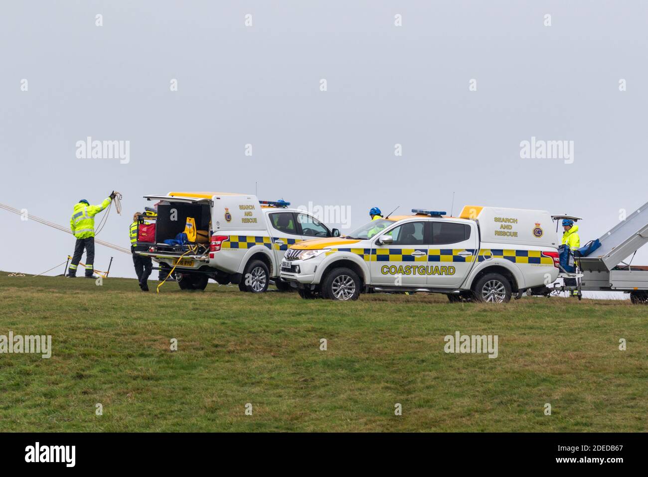 Rescue teams hi-res stock photography and images - Alamy