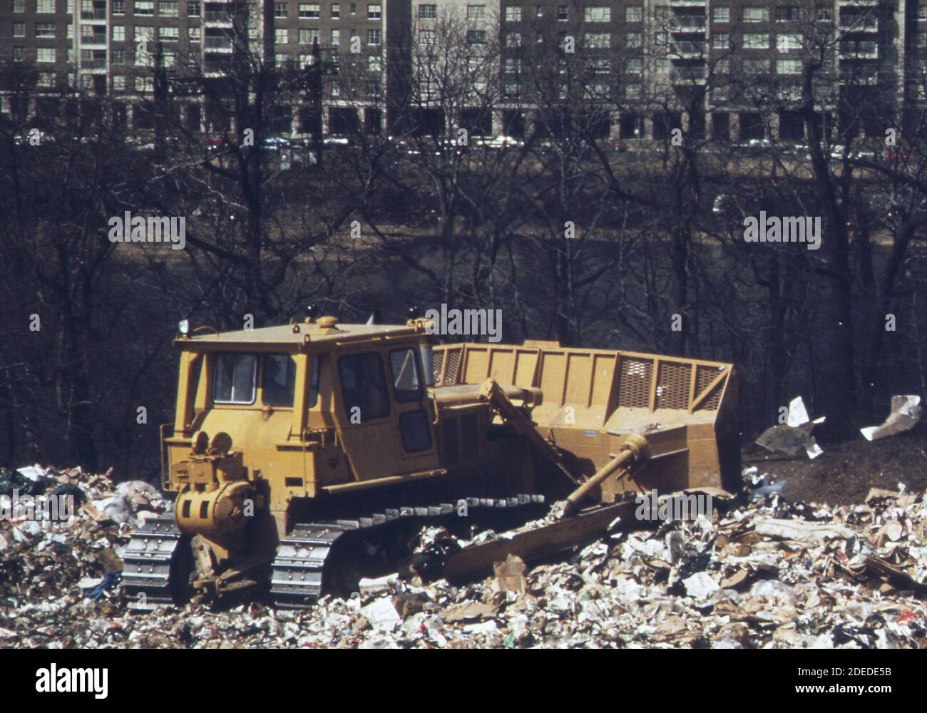 1970s Photo - (1973) - This city dump in the Bronx is already over its ...