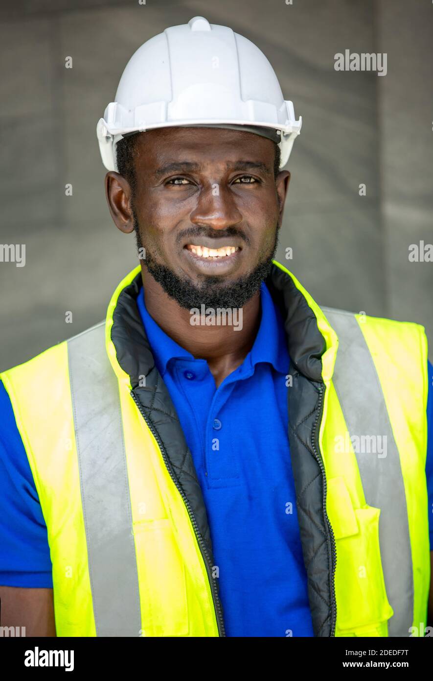 Team building solar panel hi-res stock photography and images - Alamy