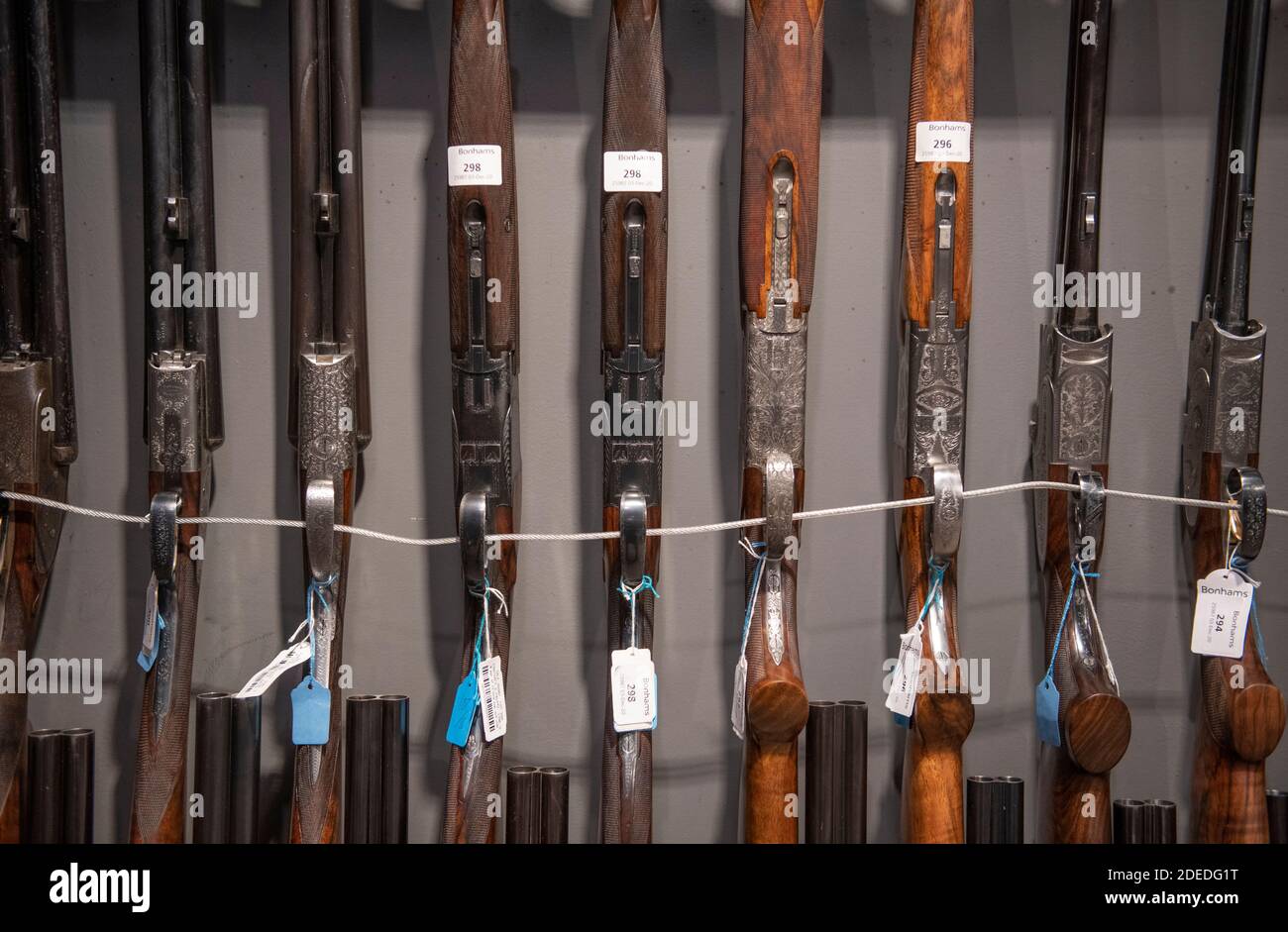 Sporting guns hi-res stock photography and images - Alamy