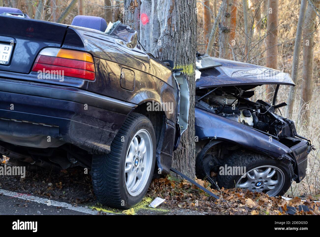 Car wedged hi-res stock photography and images - Alamy