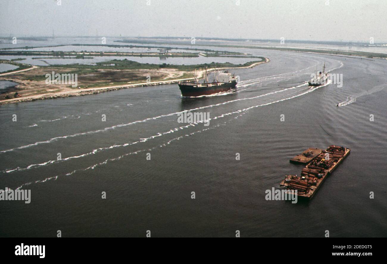 1970s shipping hi-res stock photography and images - Alamy
