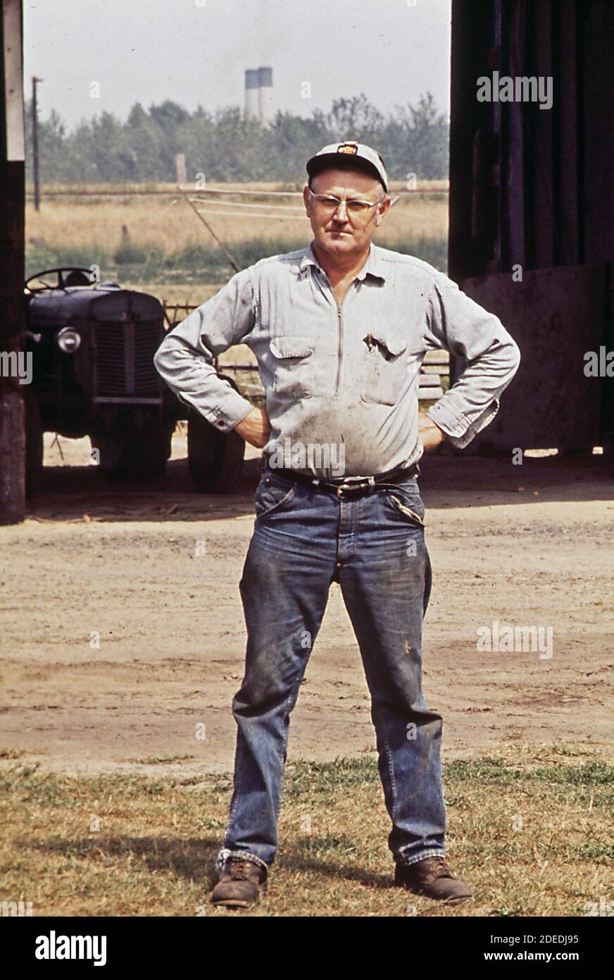 1970s farmer color hi-res stock photography and images - Alamy