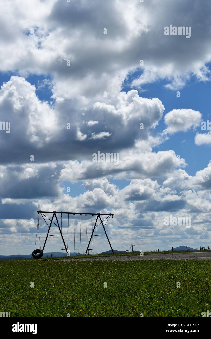 Balancoires hi-res stock photography and images - Alamy